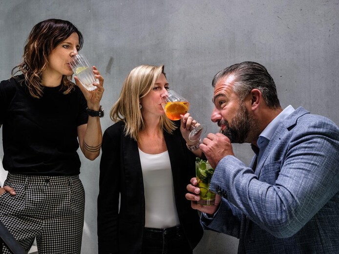 Horecaman Stijn De Graaf maakt lekkere en gezonde niet-alcoholische aperitief: “Knop omgedraaid ...