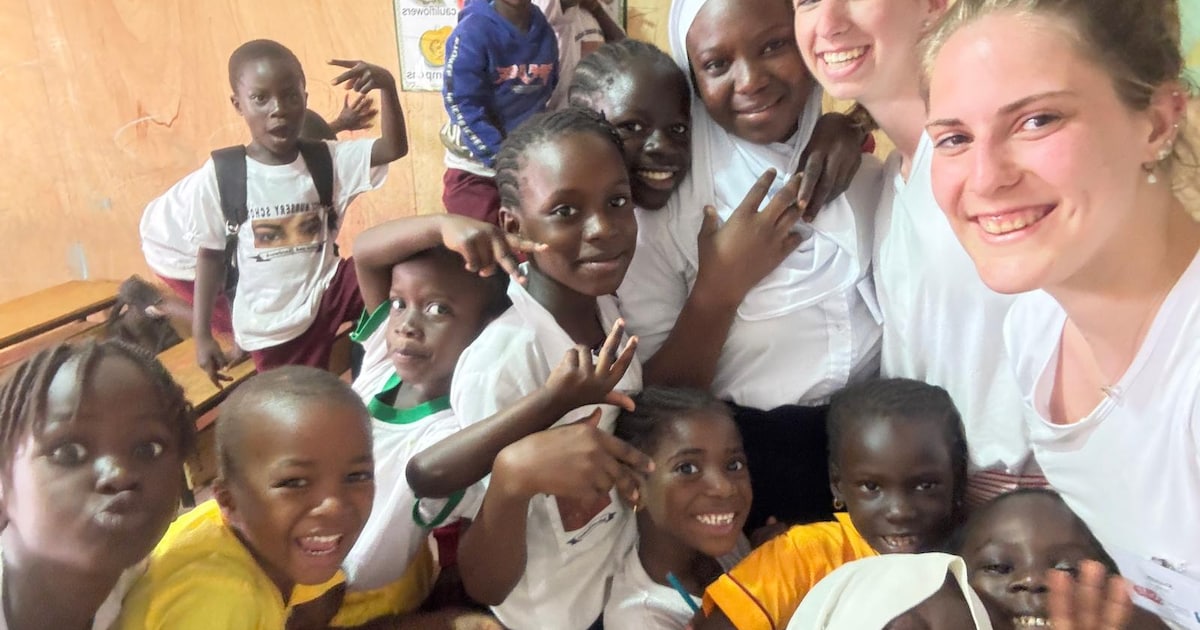 Leerlingen 7 Kinderzorg GO! Atheneum Herzele beleven Dag van de Zorg in ...