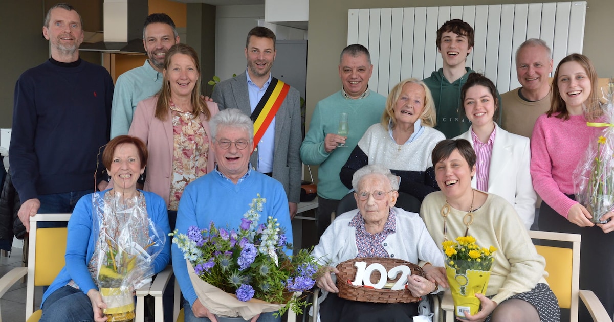 Maria Vandewalle werd 102 en is de oudste Ronsenaar | Ronse | hln.be