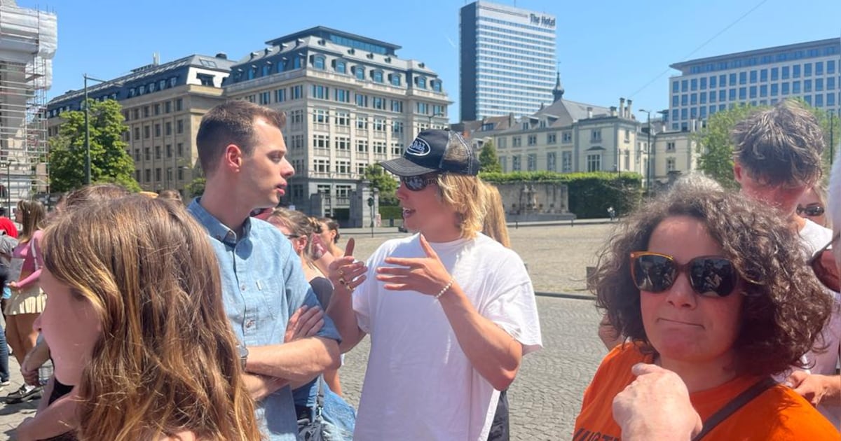 YouTuber Acid belooft tijdens protest in Brussel comeback op maandag ...