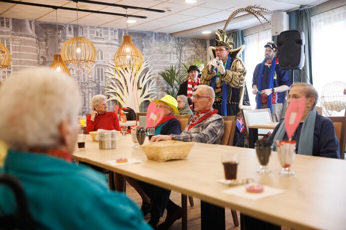 Vierde prins Fred voor de laatste keer carnaval met ouderen in De ...
