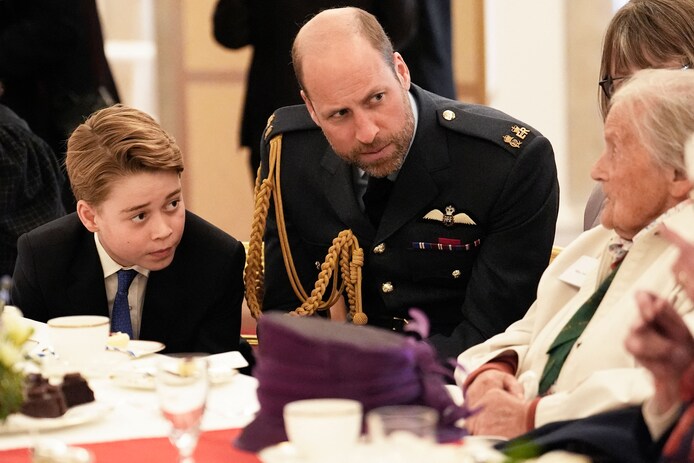Prins George is 12, en dus een ‘senior royal’. Aan welke soms bizarre ...
