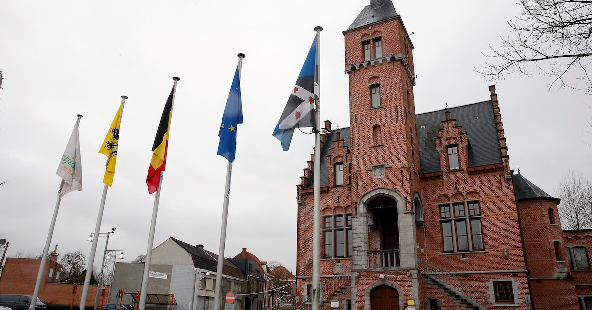 Gemeentelijke loketten gesloten door vakbondsactie | Lievegem | HLN.be