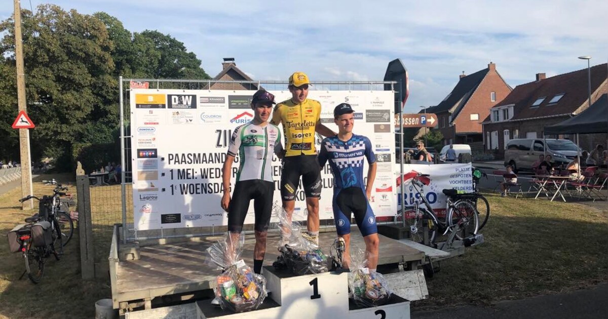 Lennert Teugels wint in de spurt Hill 60-koers, ploegmaat Maxime De ...