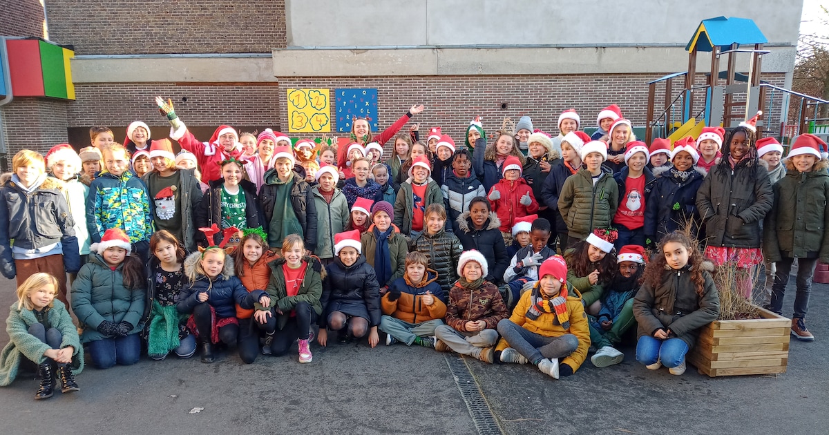 Leerlingen van basisschool KBO Sint-Walburga verkochten kerststukjes voor het goede doel ...