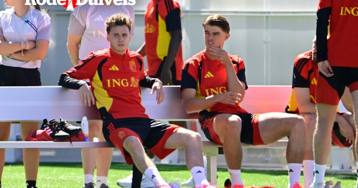 Minder pottenkijkers: Rode Duivels, die samen naar openingsmatch van ...