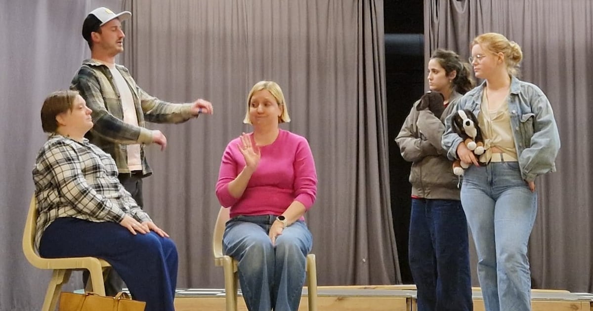 Toneelvereniging TIDOL brengt vijfde deel van de Jeannen-saga met ‘3 ...