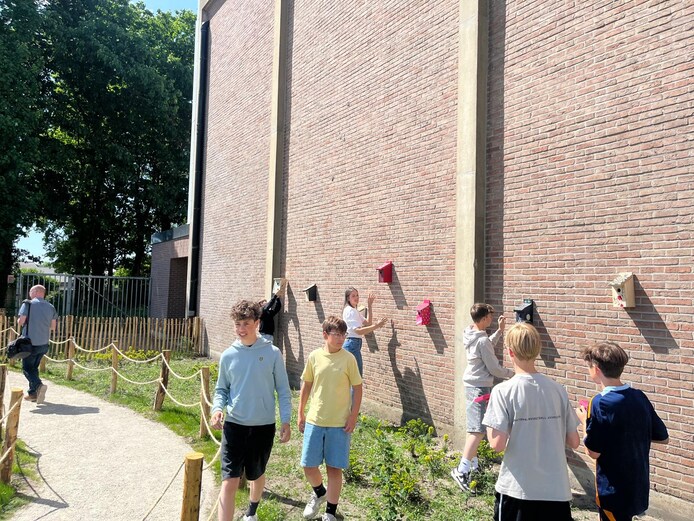 Provinciale secundaire school Provil opent met hulp van leerlingen ...