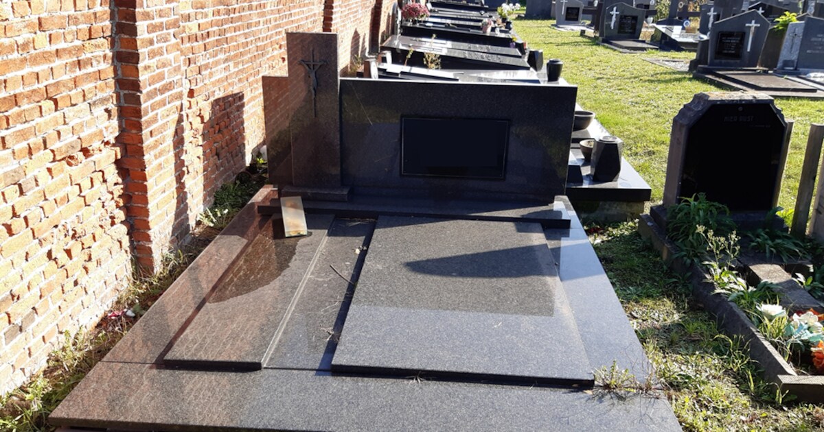Muur begraafplaats Ertvelde afgebroken en opnieuw gebouwd | Evergem ...
