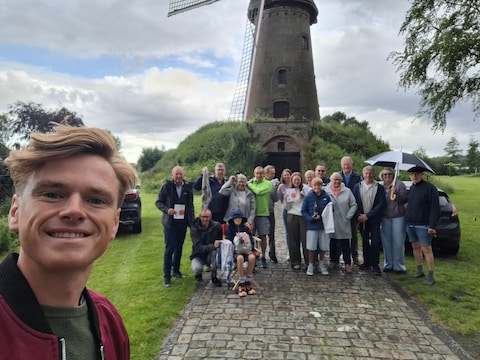 ‘De Stoel’ wordt dinsdag een laatste keer ergens in Evergem neergezet ...