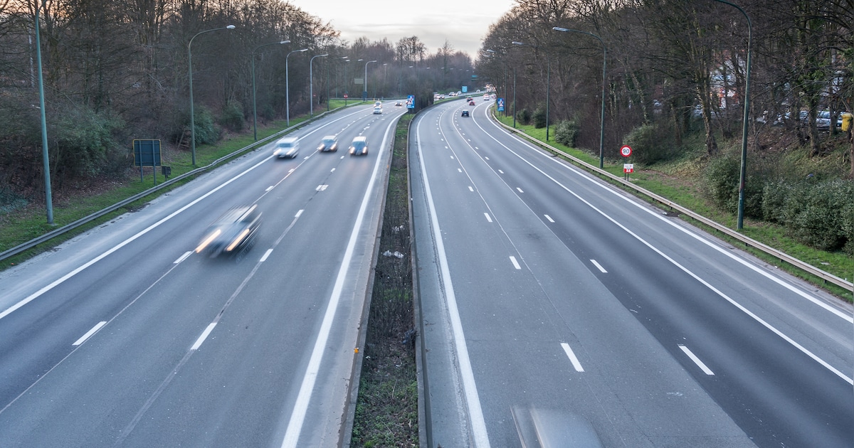 François waarschuwt voor gewiekste oplichterstruc: “Op pechstrook van ...
