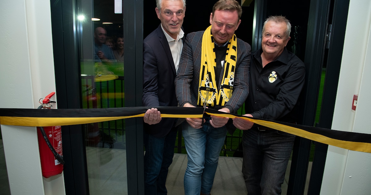 Nieuwe accommodatie voor Lutlommel VV geopend | Lommel | HLN.be