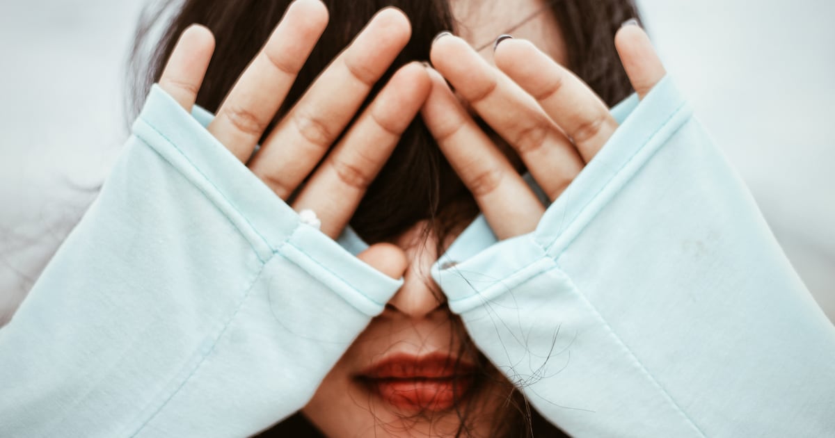 Veel introverten ‘faken’ dat ze extravert zijn. “Na mijn werk wil ik ...