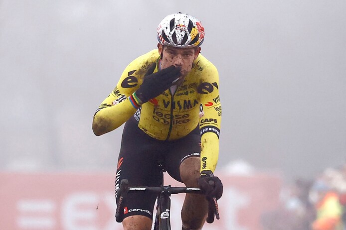 “Kwam in aanraking met toeschouwer die volledig over parcours hing ...