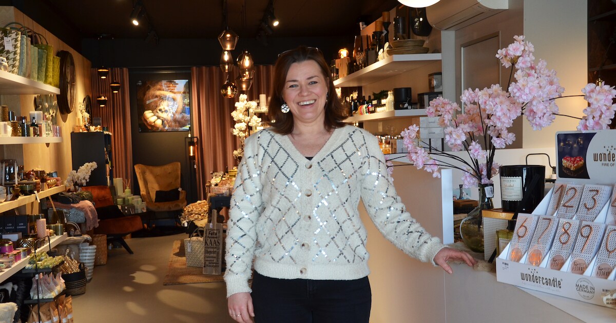 Sandra viert eenjarig bestaan van O'lys blanc op vaste locatie | Ninove ...