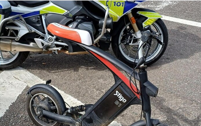 Voertuig zonder chassisnummer vernietigd door verkeerspolitie in ...