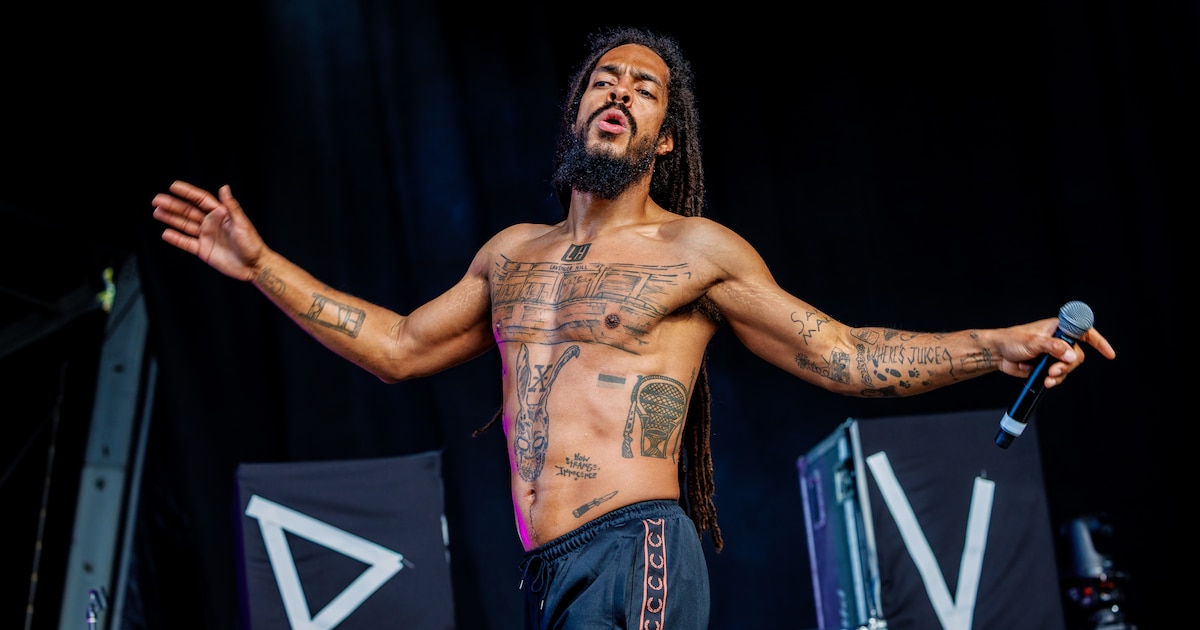 Bob Vylan ontkent vieren moord op Charlie Kirk, maar beelden laten iets ...