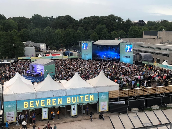 Wie staat op het podium? Waar parkeer ik? En hoe kan ik betalen? Alles ...