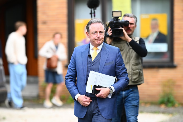 Paul Jambers toont hoe Bart De Wever echt is: “Een feestje verlaat hij ...