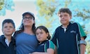Australische Austin (13) zwemt vier uur lang door woeste zee om gezin ...