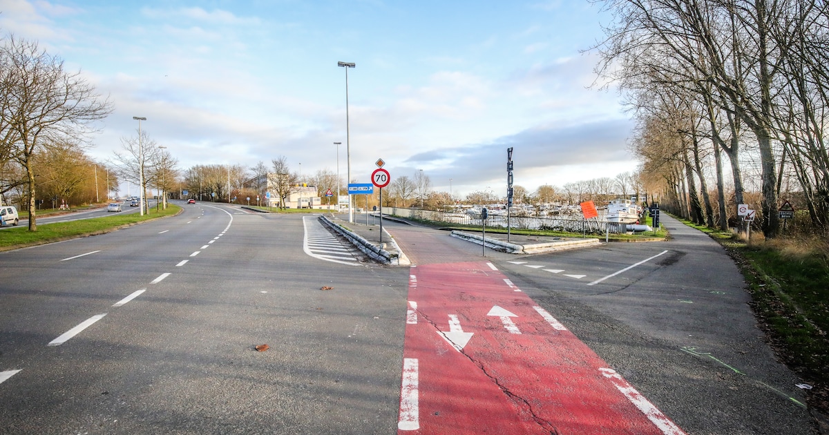 Eén van Brugges meest gevaarlijke kruispunten wordt veiliger voor fietsers: “Belangrijk, want ...