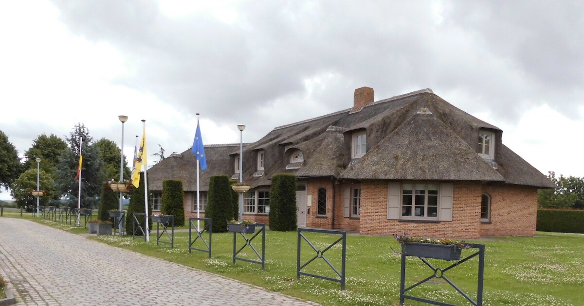 Gemeentehuis past dienstregeling aan | Regio | HLN.be