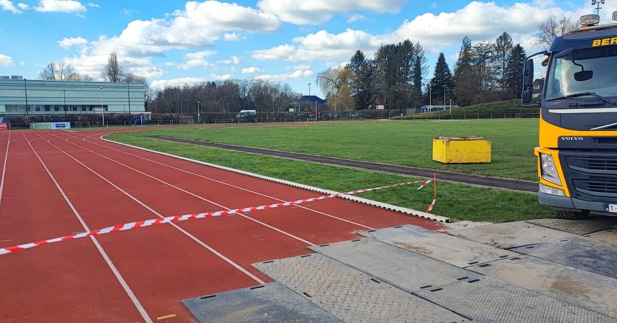 Nieuwe atletiekpiste aan Den Uyt krijgt stilaan vorm | Mol | HLN.be