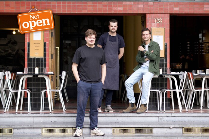 NET OPEN. Bar Bassie, zonder twijfel het mooiste zicht over de stad ...