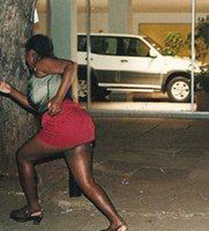 Hoertje slaat op de vlucht voor groot geschapen klant | Bizar | hln.be