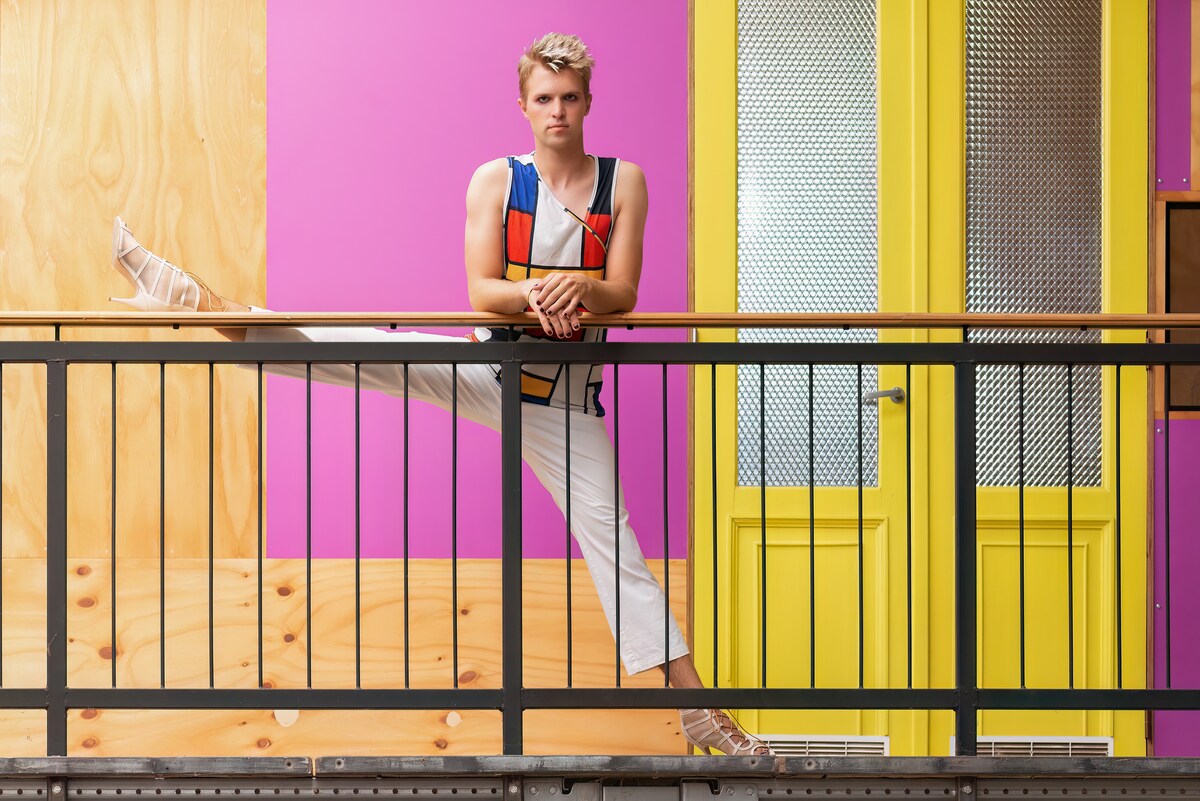 Internationale expo ‘Queer Sports’ strijkt neer in Kortrijk, met ...