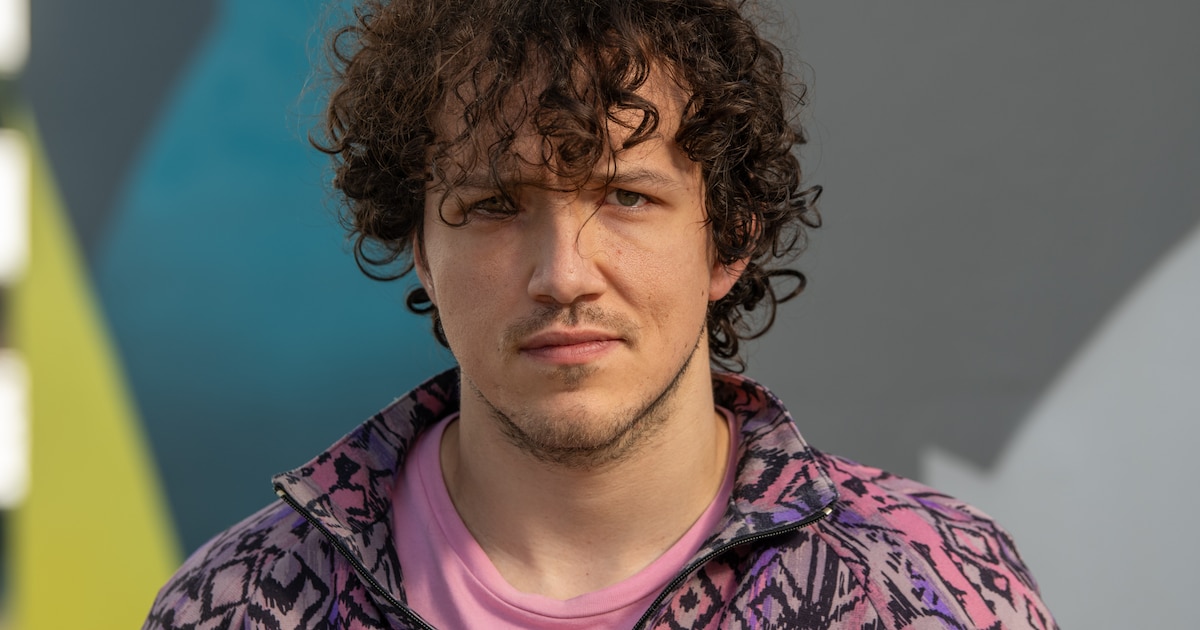 Sander Deckx (31) wordt eerste Belgische acteur in rolstoel met ...