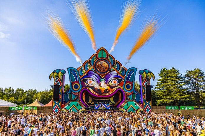 Magic Island Festival lokt 10.000 bezoekers naar Puyenbroeck | Lochristi | hln.be