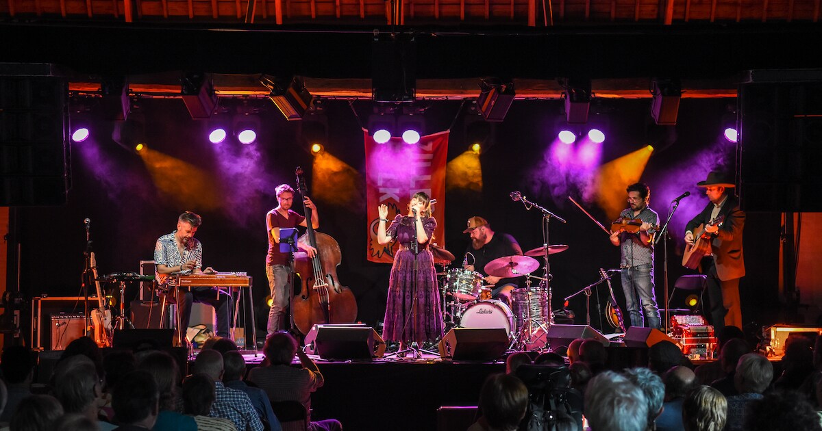 Little Kim & Full Band op podium voor Vlaamse feestdag | Kruisem | HLN.be