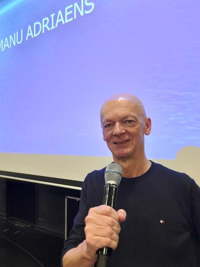 Manu Adriaens over de tv-sterren van weleer in De Koffiebranderij | Wetteren | hln.be