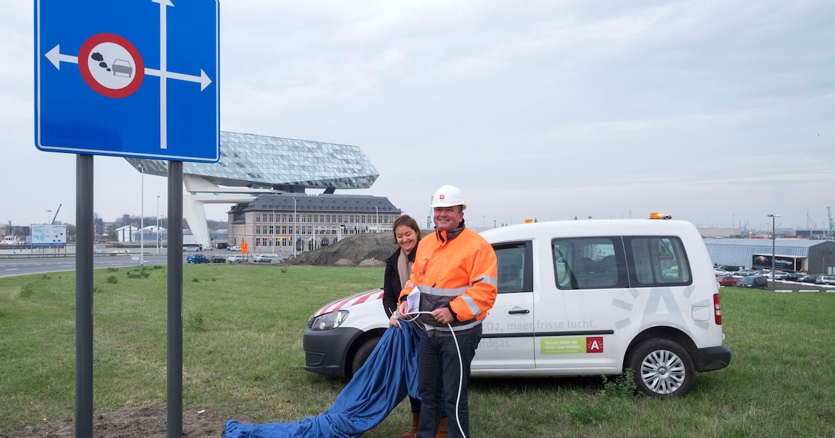 Eerste bord voor lage-emissiezone onthuld | Antwerpen | hln.be