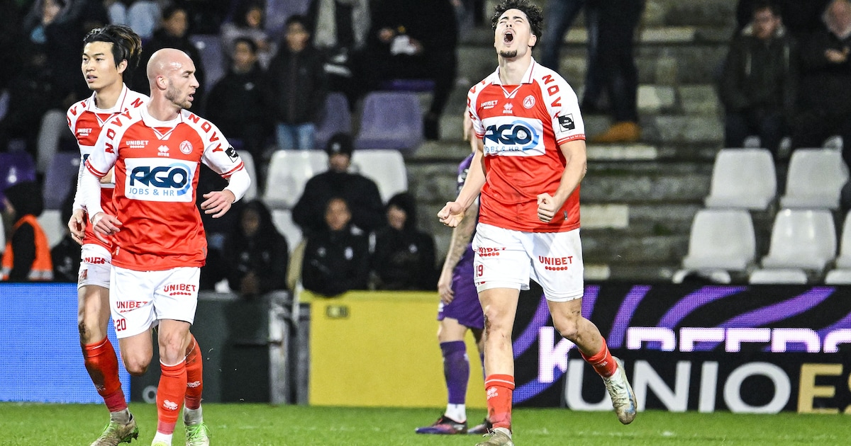 Nacho vergalt verjaardagsfeestje van Beerschot: Spanjaard schenkt KV Kortrijk in het slot een ...