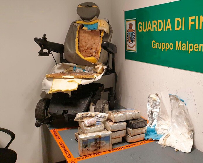 Rolstoelgebruiker kan plots weer stappen als blijkt dat hij 13 kilo ...