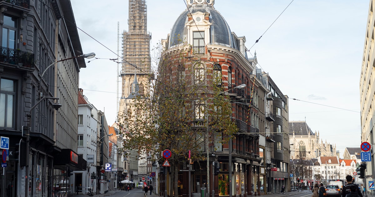 “Vooral oudere klanten blijven weg”: Antwerpse ondernemers leggen ...