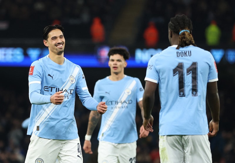 Manchester City legt er tien (!) in het mandje, invaller Jeremy Doku ...