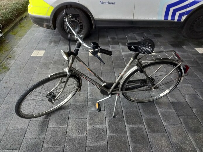 Gestolen fietsen en fietsonderdelen teruggevonden bij huiszoeking ...
