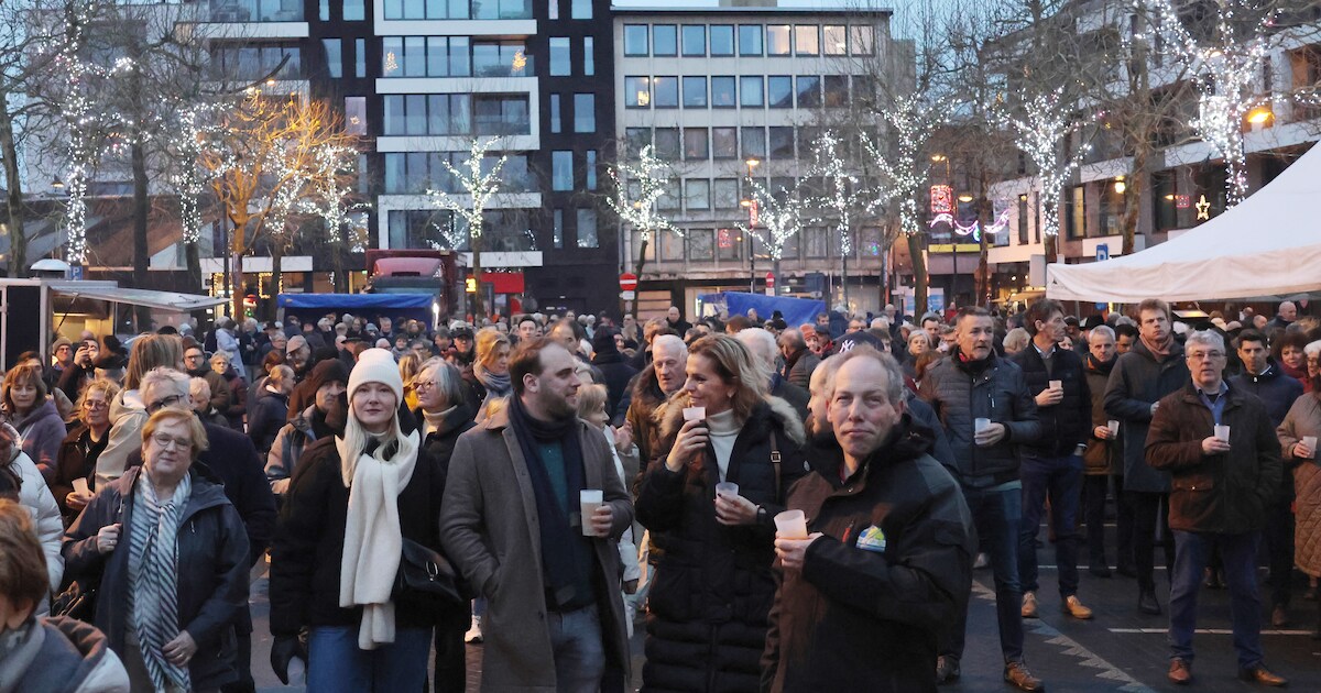 Inwoners toosten met elkaar en op geboorte van nieuwe fusiegemeente ...