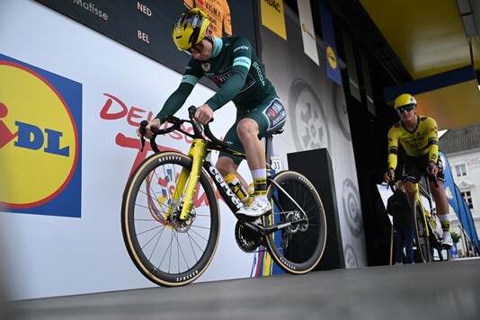 “Absolute grap”: Pogacar haalt uit naar wedstrijdjury na declassering ...