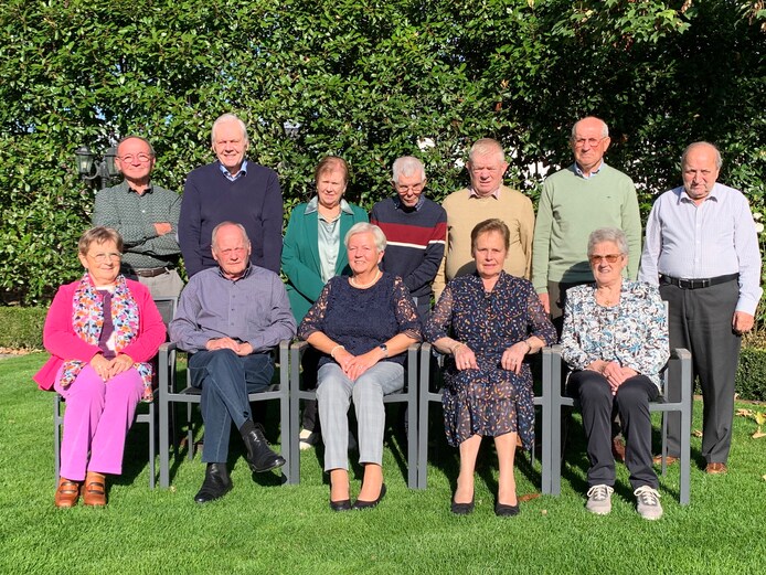 75-jarigen uit Elverdinge komen samen in feestzaal De Lissewal ...