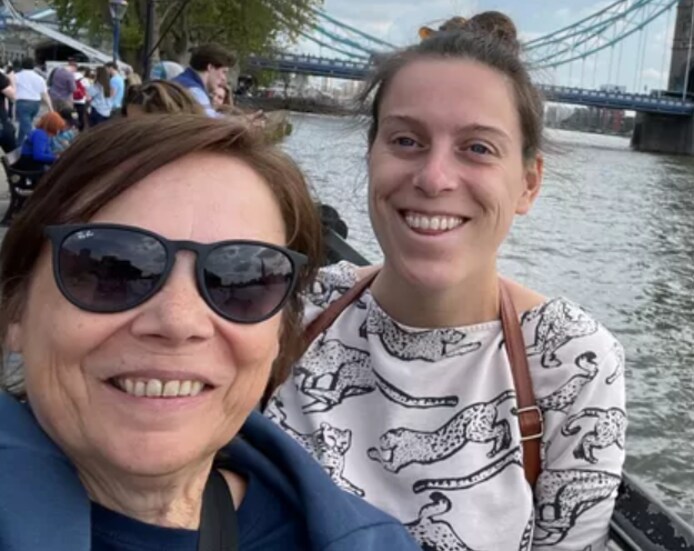 Sophie (26) raakt verlamd in Griekenland en kan niet naar huis: “Op ...