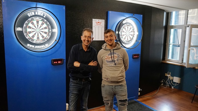 Café Den Awa neemt ‘Darts Cave’ in gebruik: “Eigen team om deel te ...