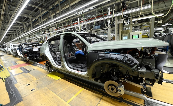 Volvo Cars Gent viert verkooprecord en start productie elektrische EX30 ...