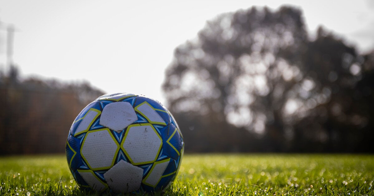 In welke hogere afdeling speelt uw favoriete voetbalclub en tegen wie ...
