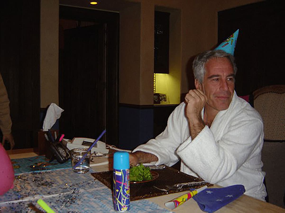 Zedendelinquent Jeffrey Epstein werd ooit gevierd als financieel genie ...