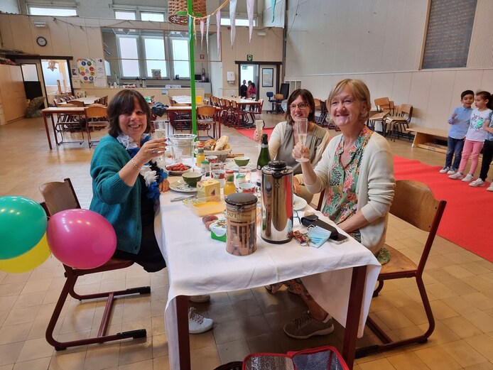 Wegwijzer neemt na 38 jaar afscheid van jarige juf Greet (62): “Start ...