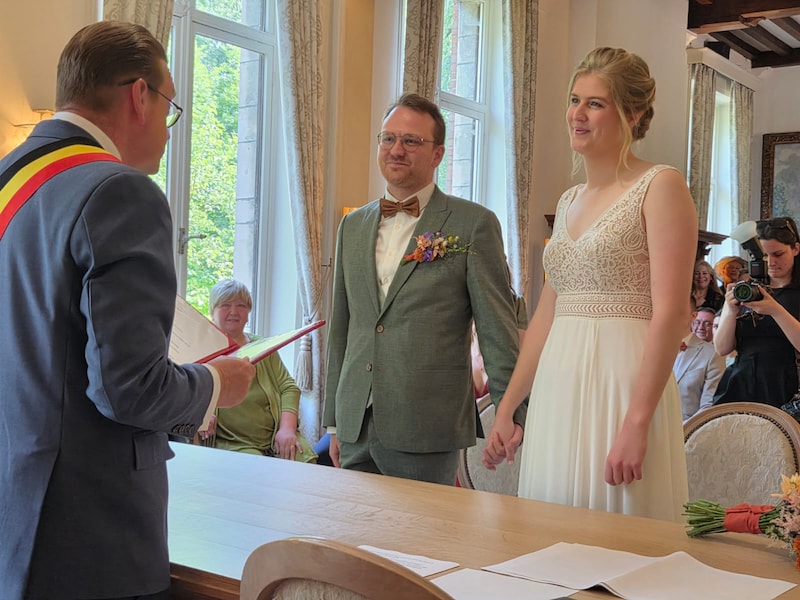 Feest in kasteel Blauwendael: schepen Yari Van Kaer en partner Lien ...